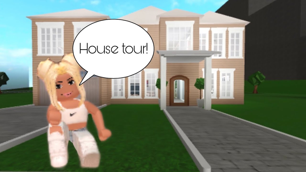 House Tour And Build Roblox Bloxburg Youtube