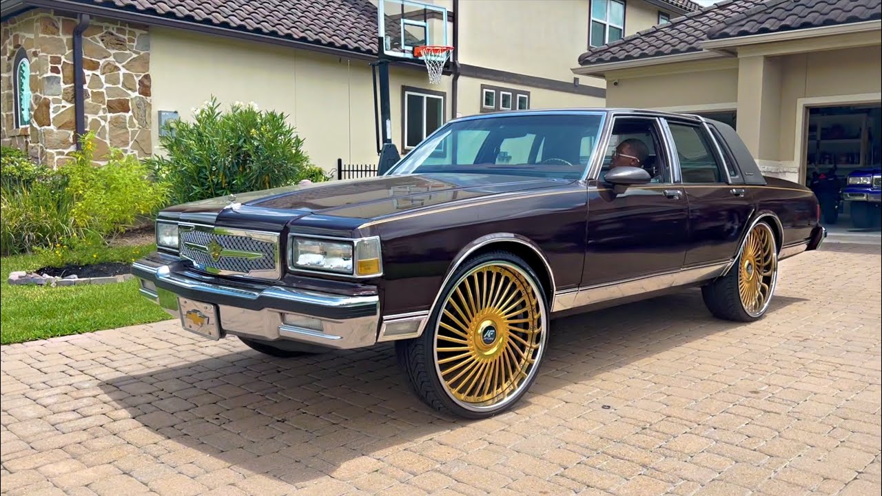 Coreyssg Pulls Out His Og 1989 Box Chevy On 26inch Amani Forged Wheels