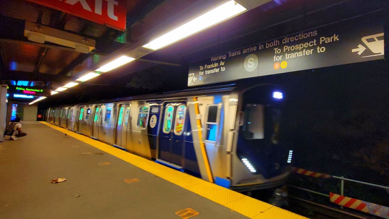R211 On The Shuttle Passes Park Place On The Franklin Avenue Shuttle
