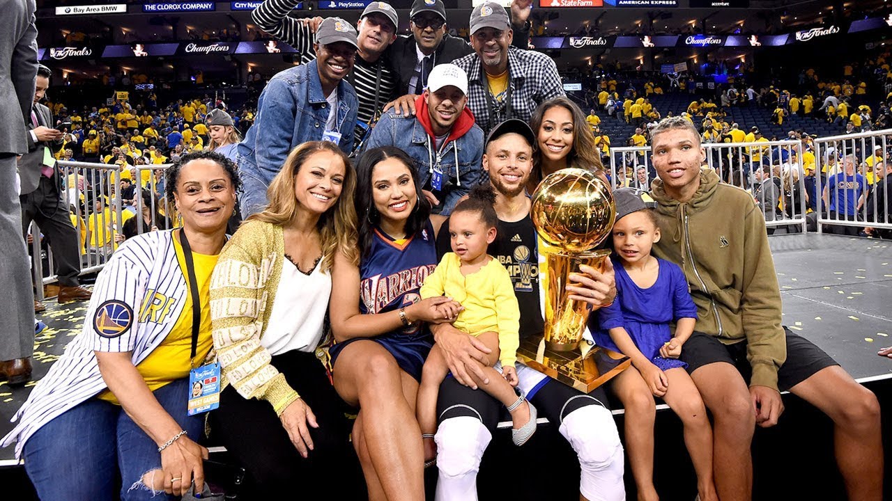 Stephen Curry Family Picture Stephen Curry Family Photos And Premium High Res Pictures Getty