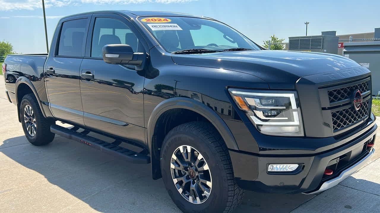 2024 Nissan Titan Pro 4x Indianola Norwalk Carlisle Des Moines New