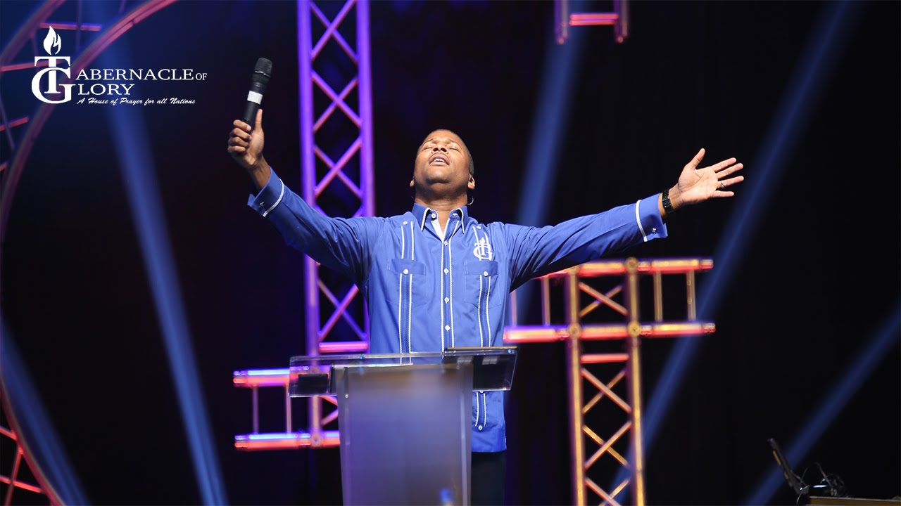 Pastor Gregory Toussaint Jezu Ap Mache Nan Sal La Tabernacle De