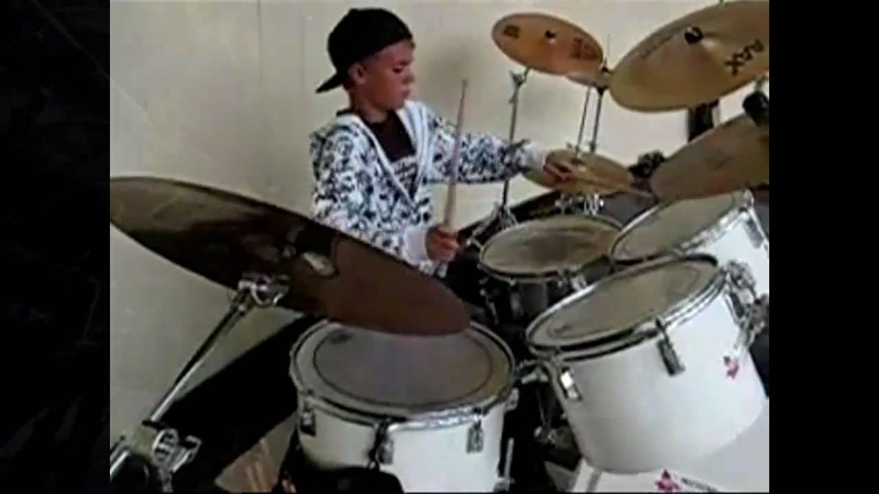Early Justin Bieber Singing And Playing Drums As A Young Child Youtube