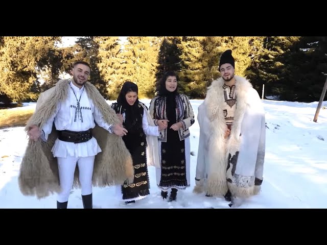 Colaj colinde Crăciun Cele mai frumoase colinde din Ardeal 2023 Familia ...