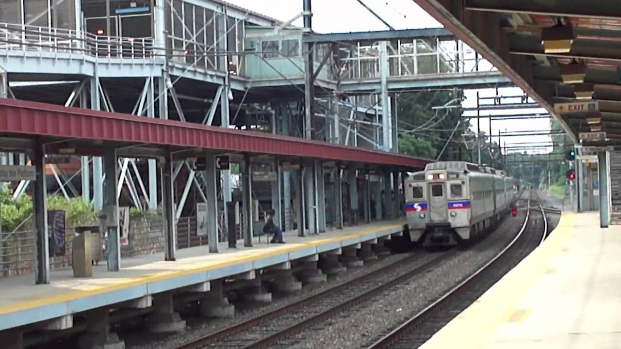 Septa Commuter Rail Action From Fern Rock Station Youtube