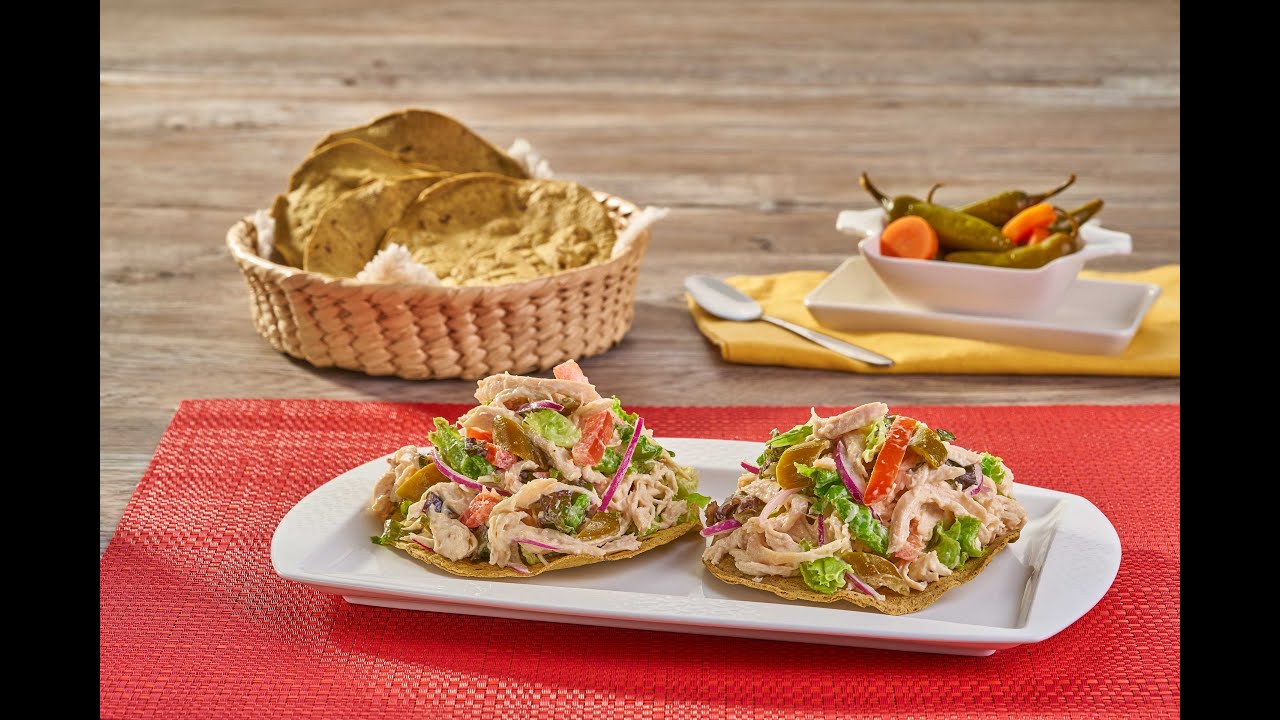 Tostadas De Nopal Con Ensalada De Pollo Youtube