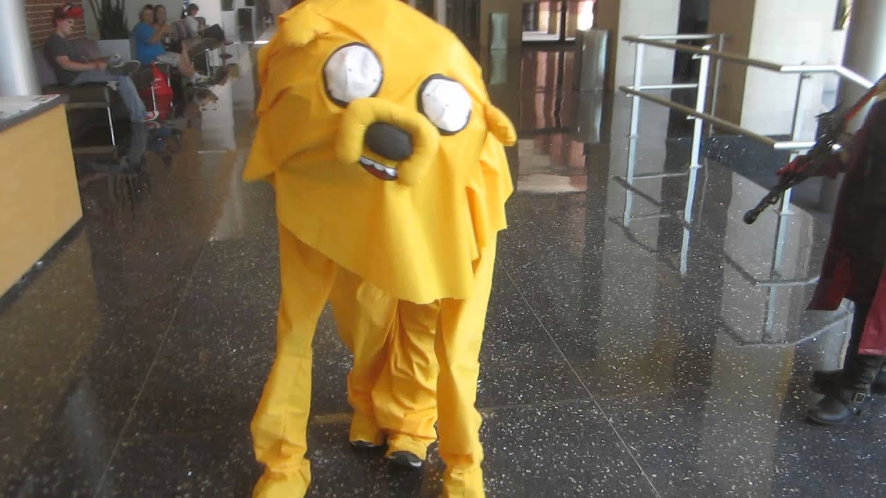 Jake The Dog Adventure Time Walking At Ikasucon 2013 By Cosplayer