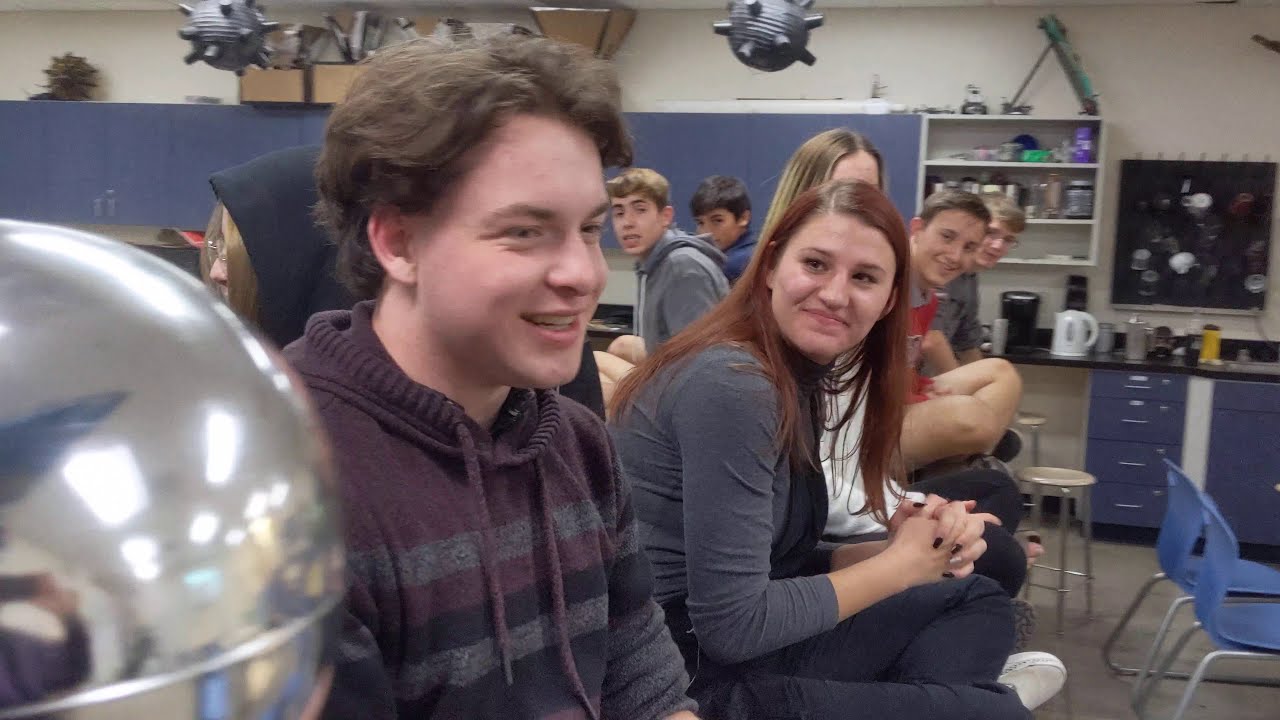 Physics 2019 Van De Graaf Generator Group Shock Setup Youtube