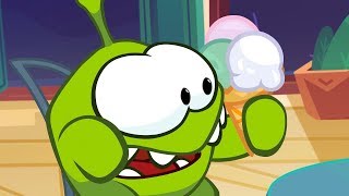 Om Nom Gets Painted In Different Colors Learn English With Om Nom
