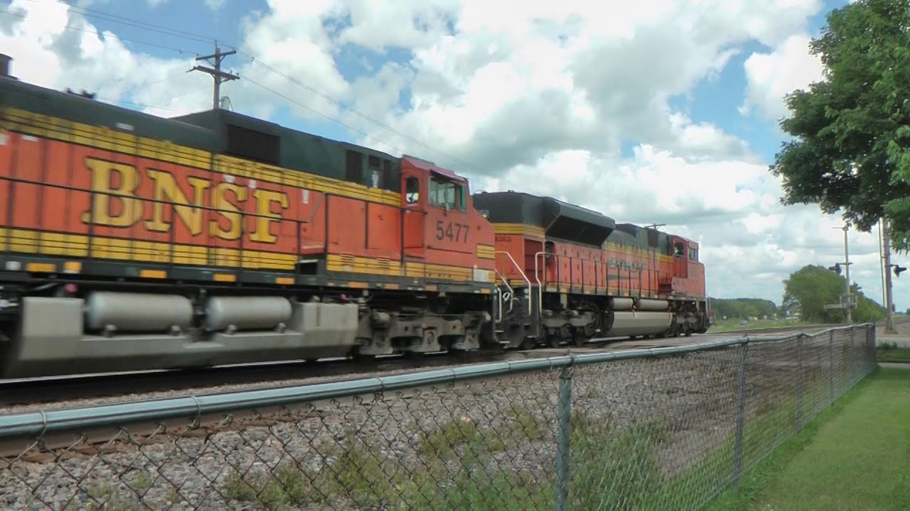 Bnsf 8782 West Bnsf 4186 East At Verndale Mn Youtube
