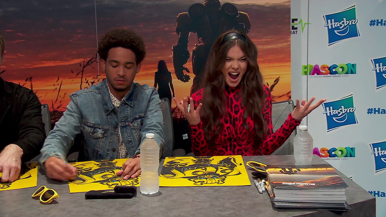 Bumblebee Movie Team At Comic Con 2018 Fan Signing Socialnews Xyz