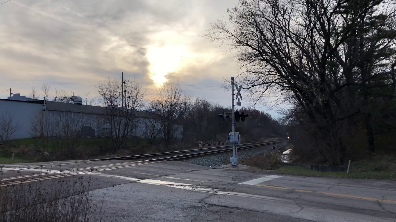 Csx 7922 7688 Lead Eastbound Container And Autorack Train At Chestnut