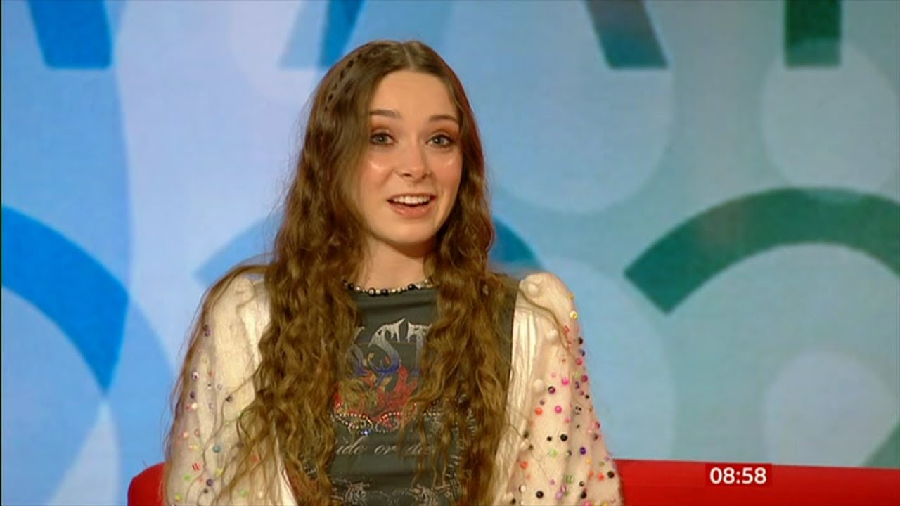Holly Humberstone Ep Interview 2021 Subtitled Youtube
