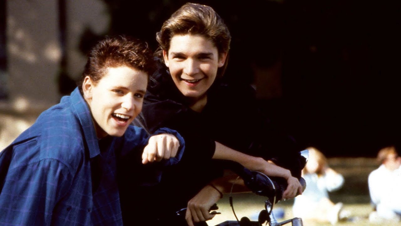 The Two Coreys Corey Feldman Y Corey Haim Mundo Bizarro Youtube