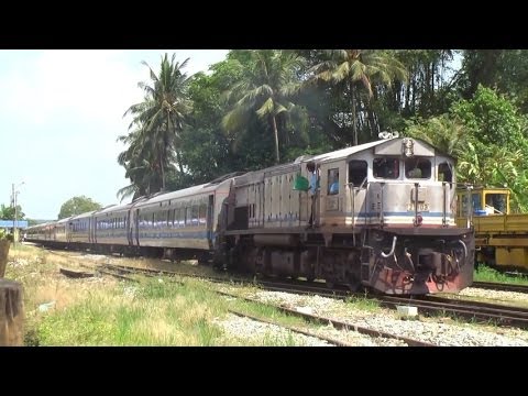 Malayan Railway Ktm At Kulai Station Youtube