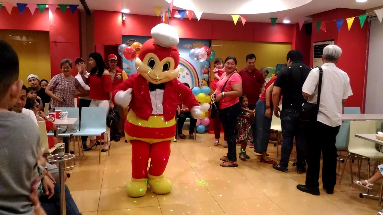 Jollibee Mascot Twerking Dancing Jollibee Dance Youtube
