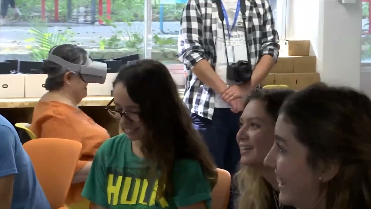 Zona De Aprendizaje Inmersivo Con Realidad Virtual Generando