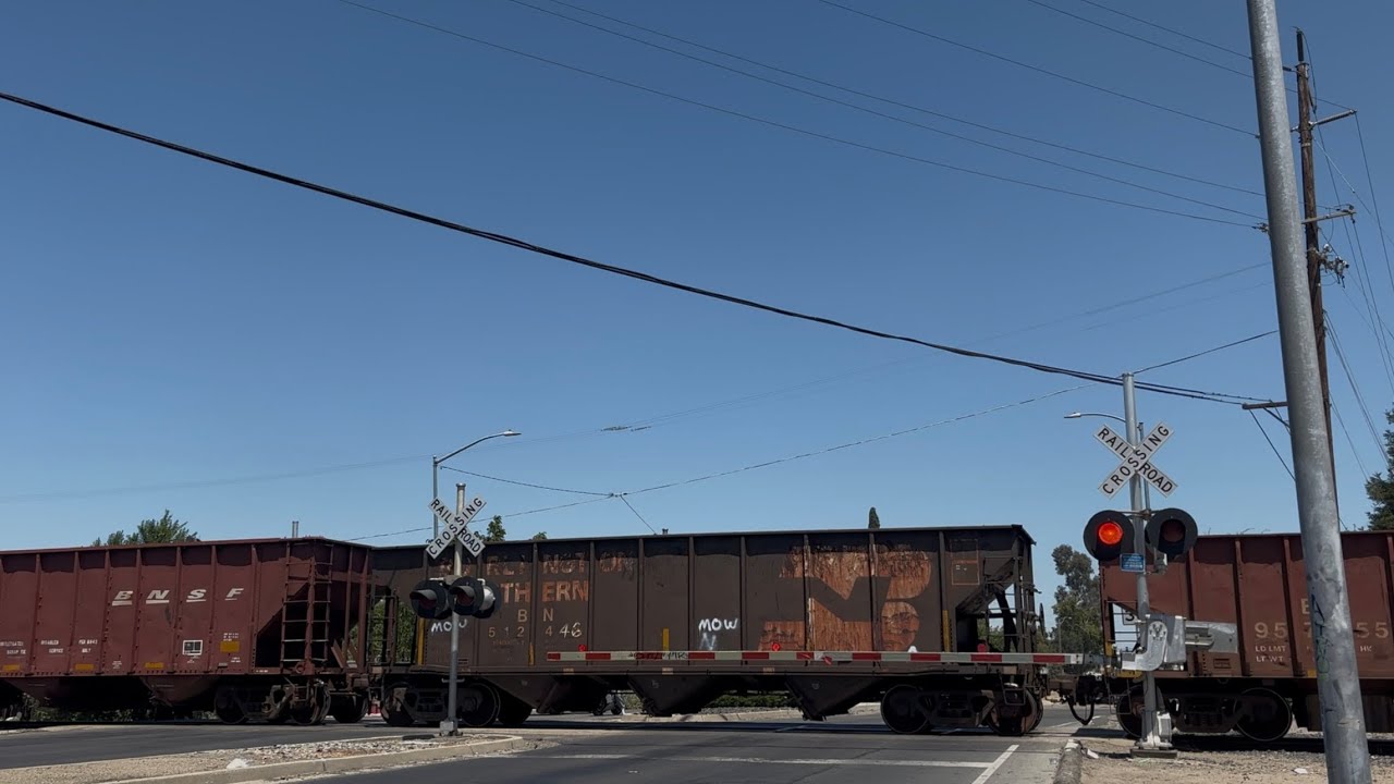 Bnsf 7033 Manifest Train South E Alpine Avenue Railroad Crossing