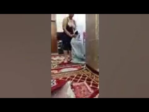ابن يصور امه بملابس النوم Youtube