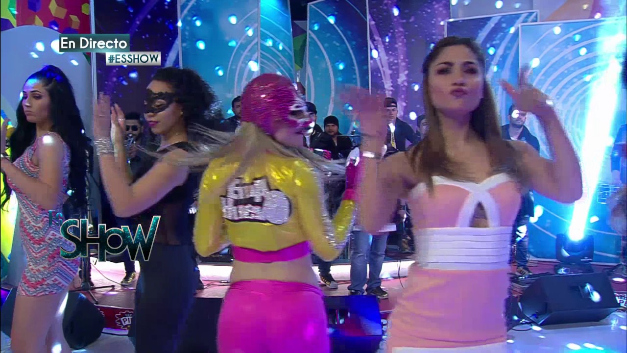 Se Quitan La Ropa En Vivo Youtube