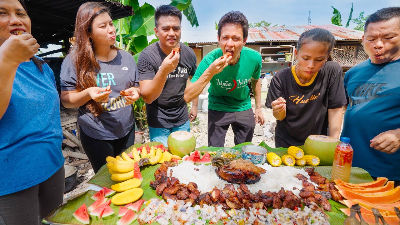 Boodle Fight Village Food In Philippines Unforgettable Filipino