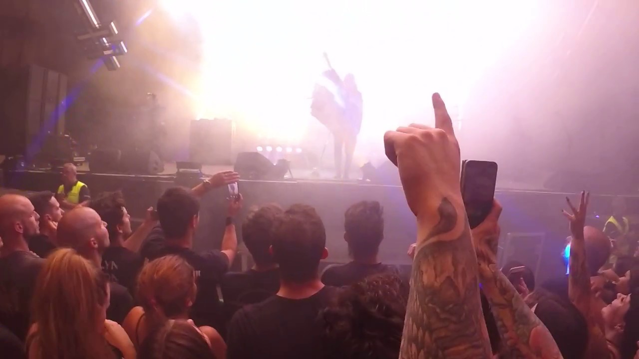 Marilyn Manson Cry Little Sister Campo Pequeno 2018 Youtube