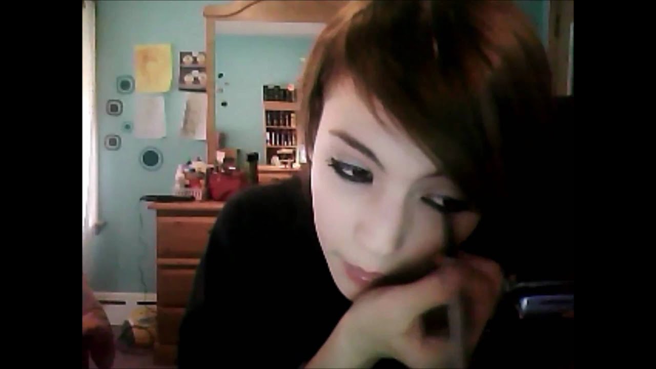 How To Basic Scene Emo Makeup Youtube