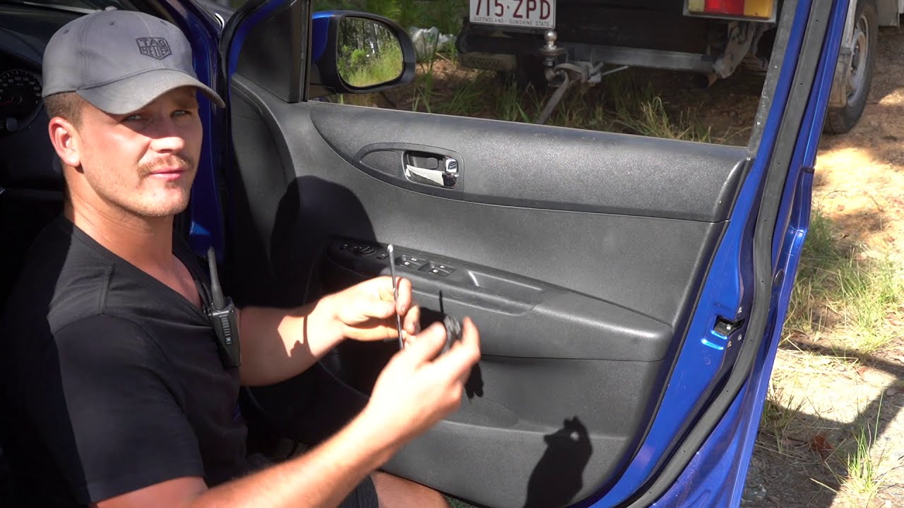 How To Remove And Replace A Hyundai I20 Interior Door Handle Youtube
