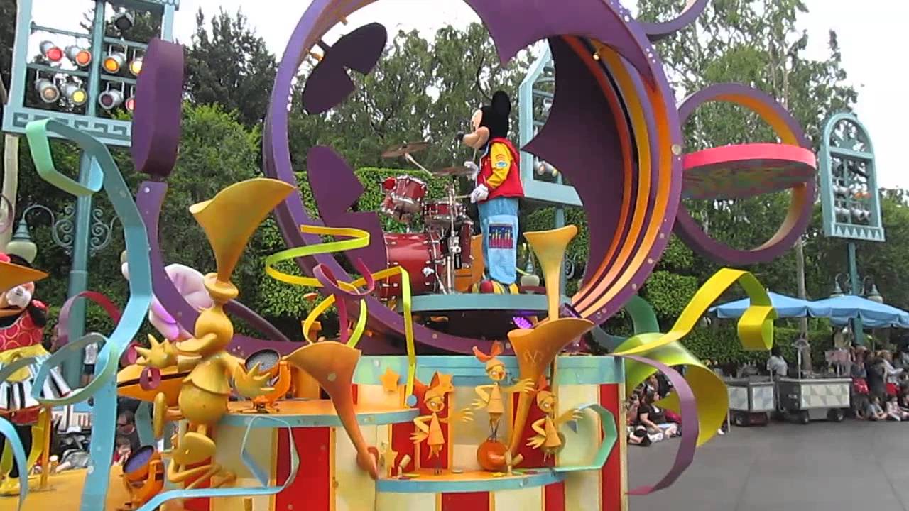 Disneyland Parade Mickey Mouse On Drums Youtube