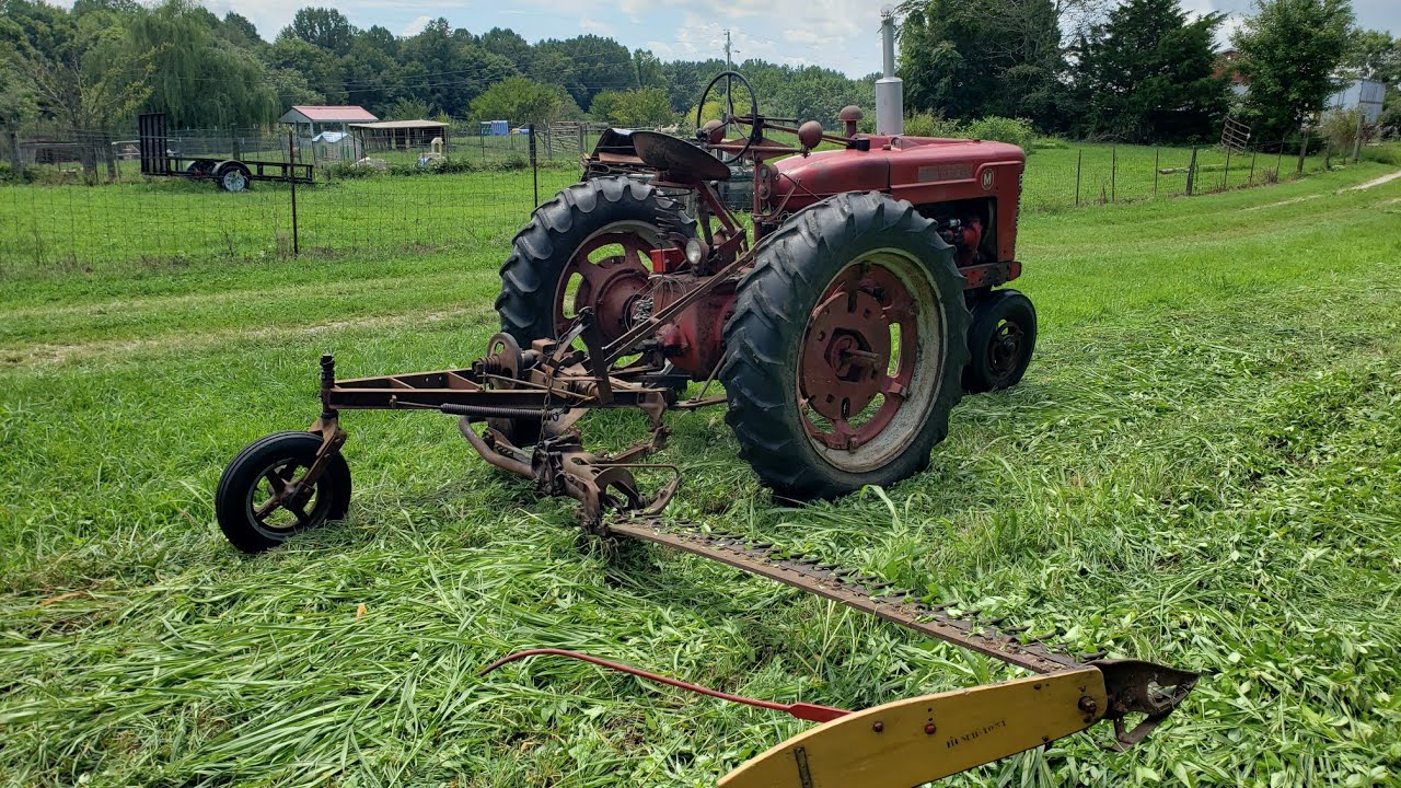 1952 Farmall M Mowing With An Ih 27v Sickle Mower Youtube