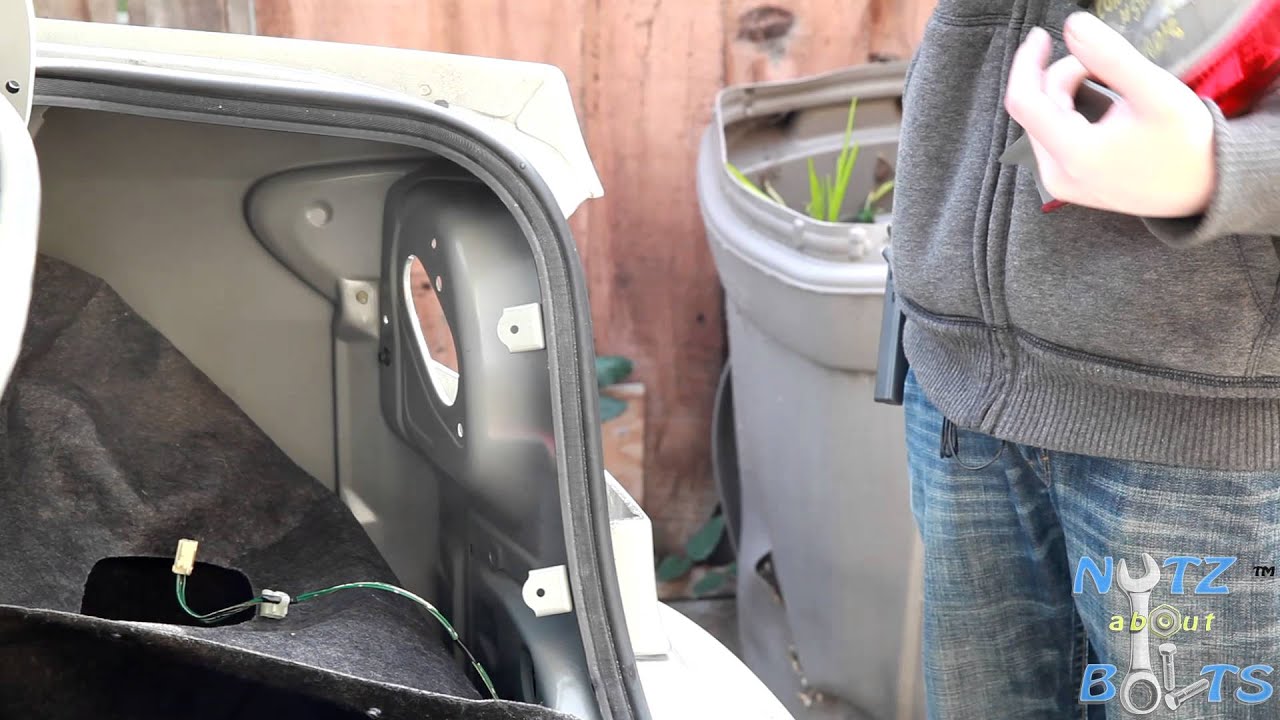 2003 2008 Toyota Corolla S Tail Light Remove And Install Youtube