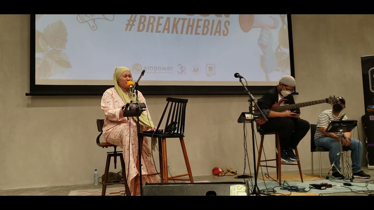 Viona Victim Blaming Live Refest Breakthebias Youtube
