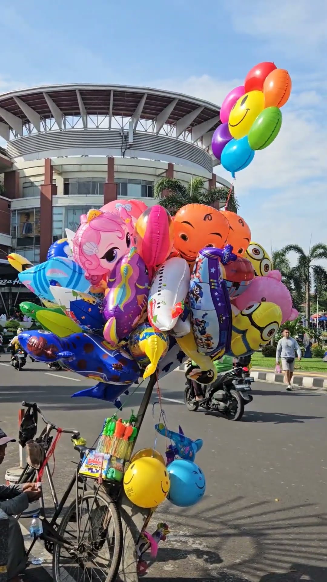 Banyak Balon Youtube