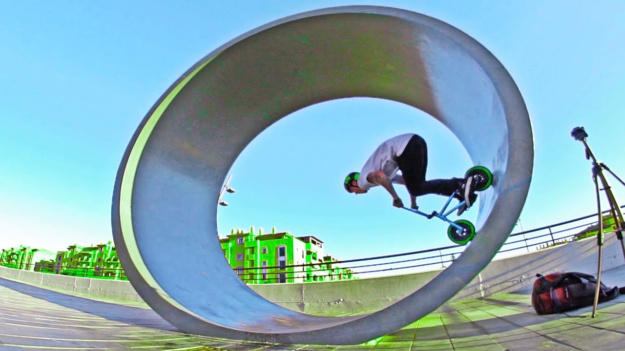 Full Circle Full Pipe On A Mini Bmx Loop Youtube