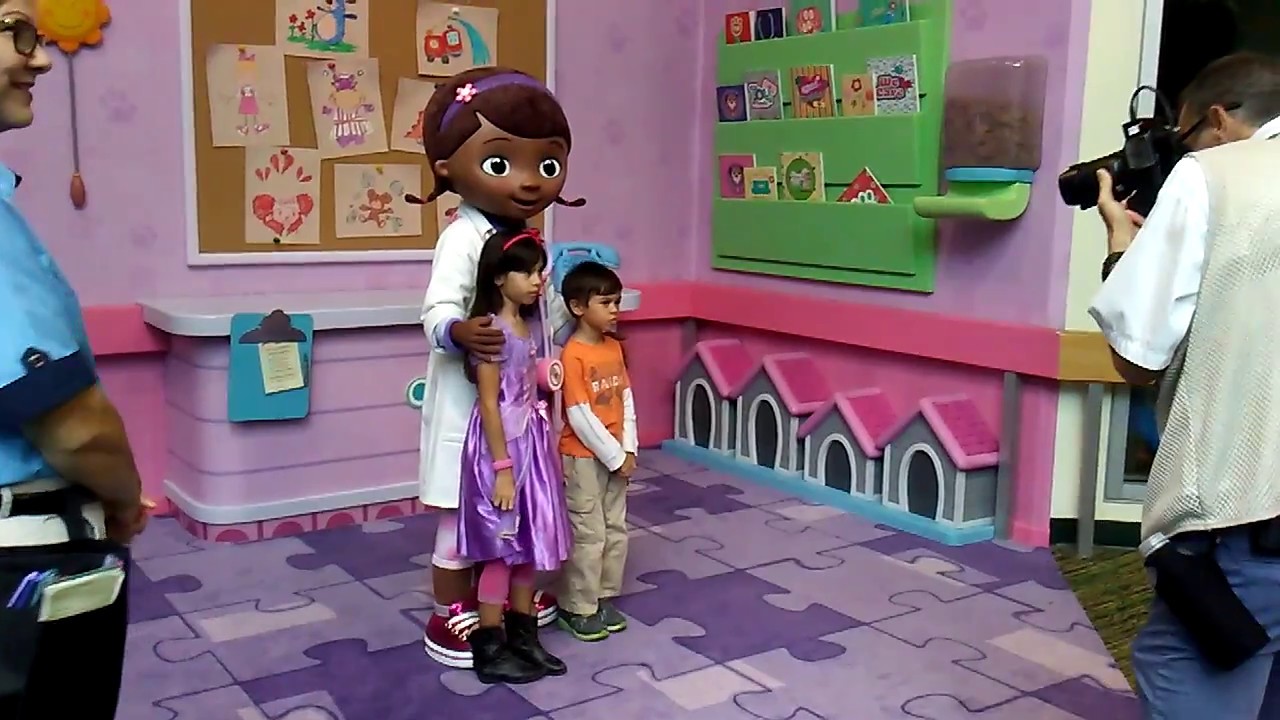 Meeting Doc Mcstuffins In Real Life At Disney World Animal Kingdom