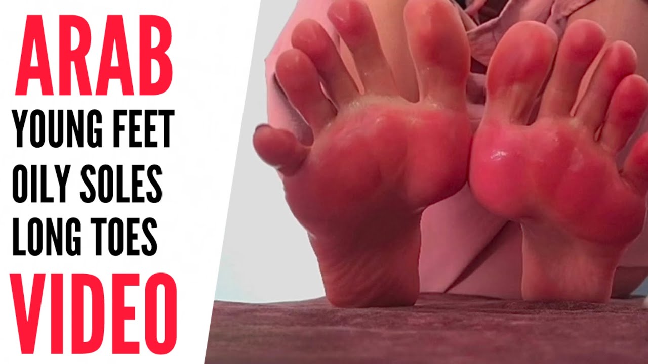 Arab Young Woman Show Her Oily Feet Soles Whit Beautiful Long Toes