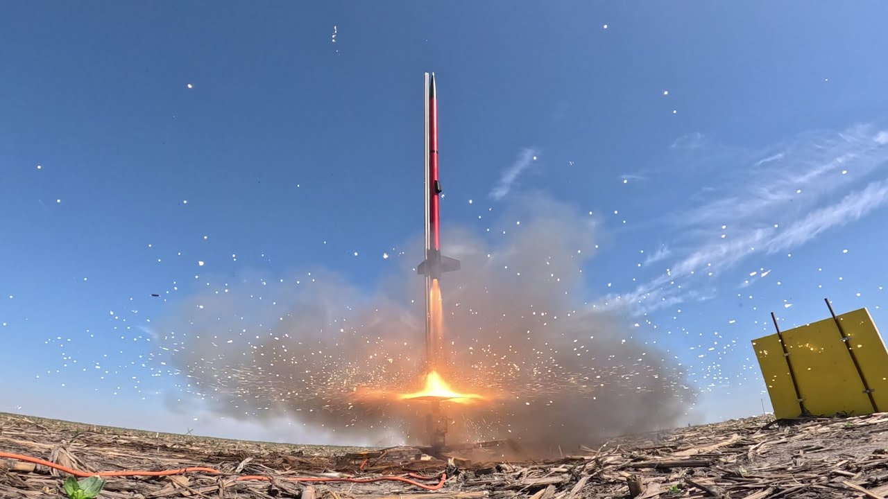 Amateur Rocket Breaking The Sound Barrier Thunderstruck Launch Youtube