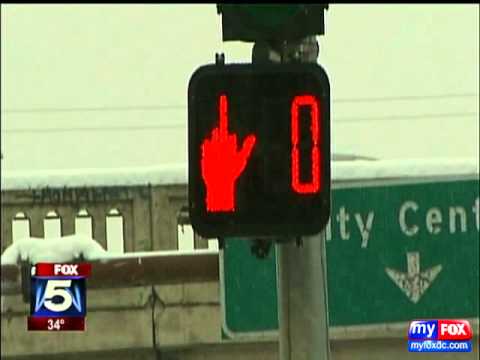 Crossing Sign Gives Pedestrians The Middle Finger Flv Youtube