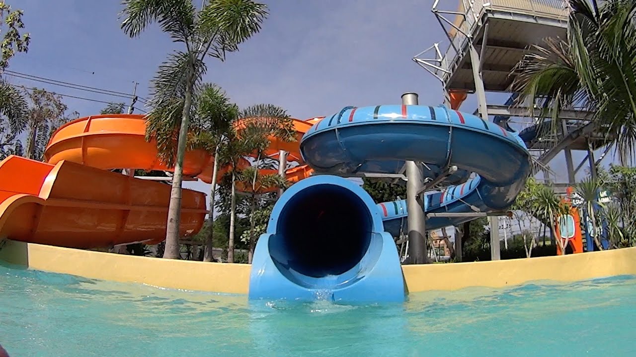 The Tunnel Water Slide At Dreamer Water Park Youtube