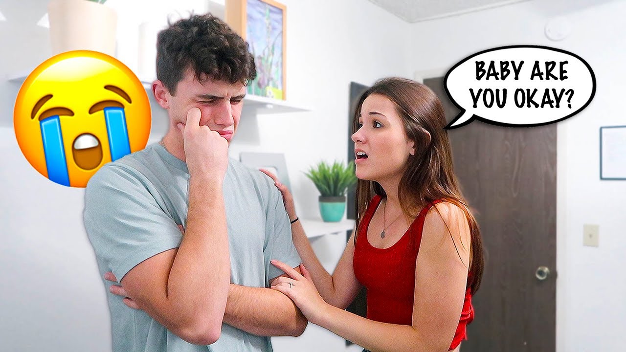 Randomly Crying Prank On Fiancé Cute Reaction Youtube