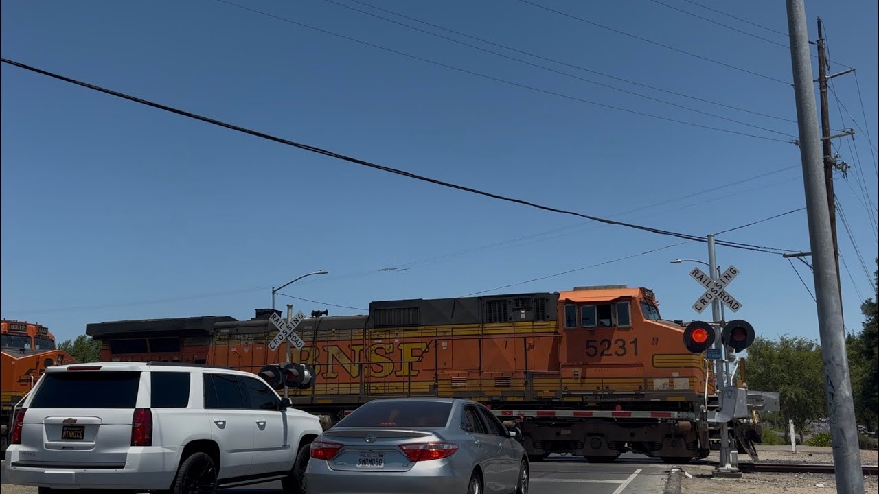 Bnsf 5231 Manifest Train South E Alpine Avenue Railroad Crossing