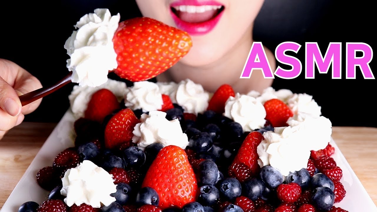 Asmr Berry Eating Sounds Mukbang 생크림 베리 먹방 咀嚼音ベリー Youtube