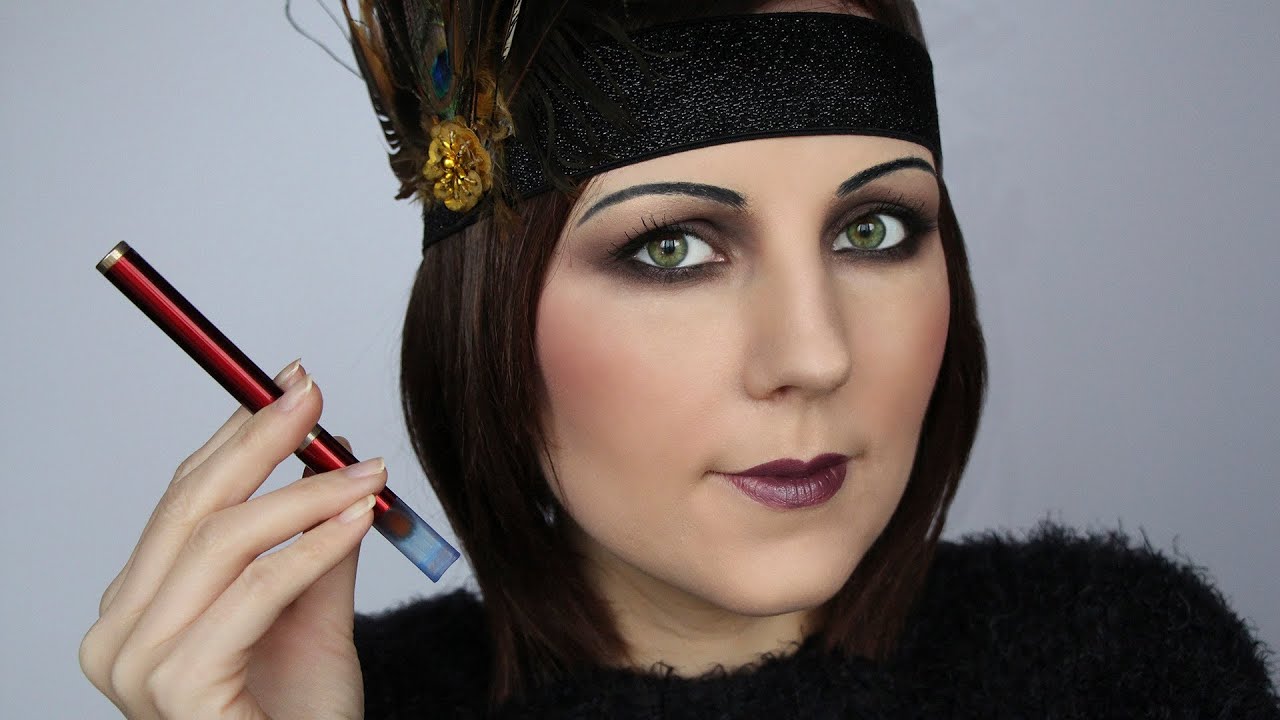 1920 Flapper Girl Makeup