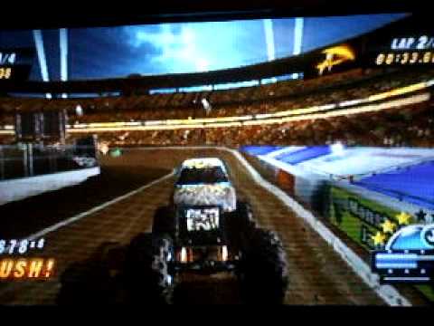 Monster Jam Urban Assault Backwards Bob Head To Head Youtube