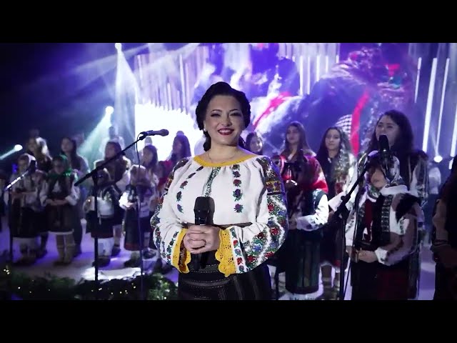 Laura Olteanu-Colind -Cu bucate-i plina masa