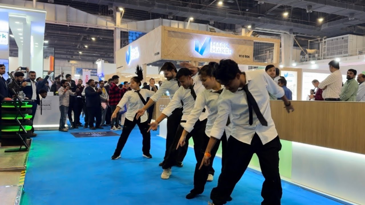 Flash Mob Dance Performance At Noida Expo Centre Youtube