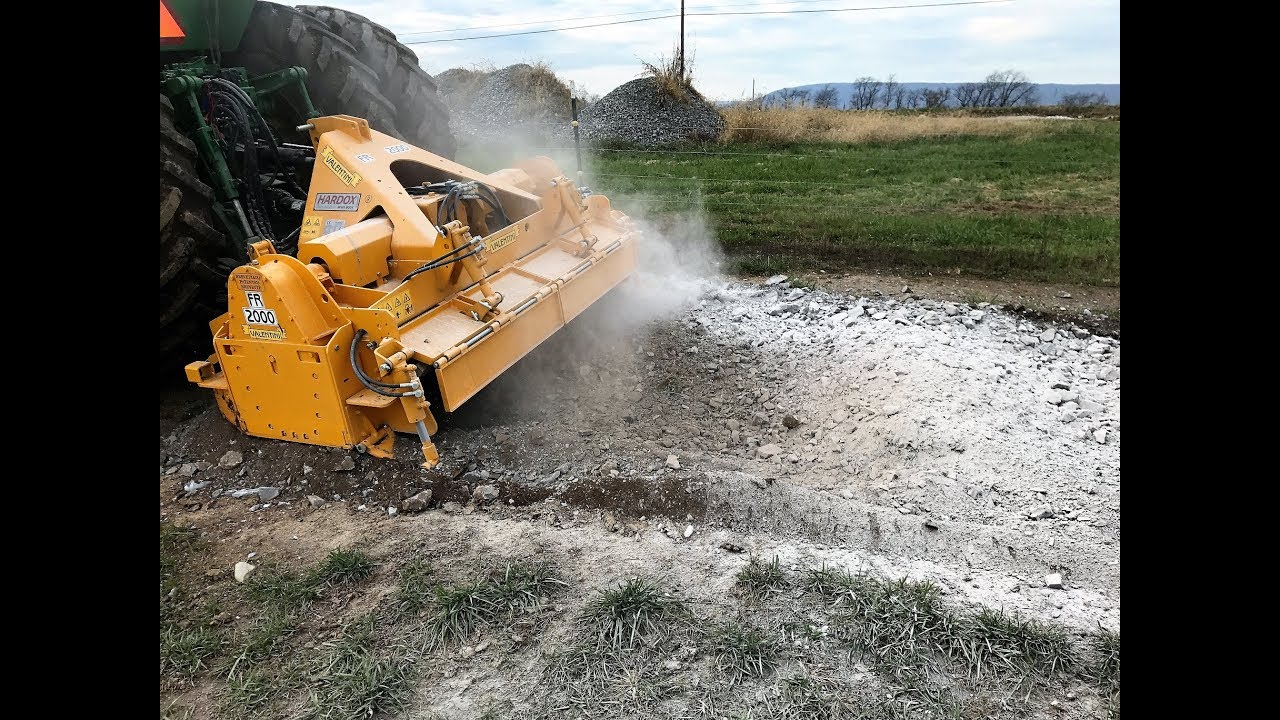 Valentini R2000 Stone Crusher Rock Crusher Crushing Limestone Youtube
