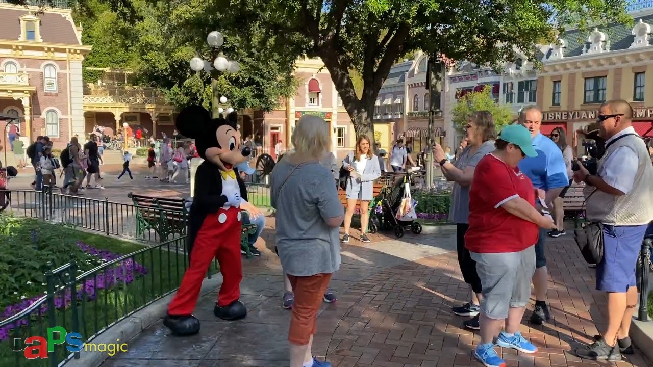 Traditional Disney Character Meet And Greets Return To Disneyland Resort