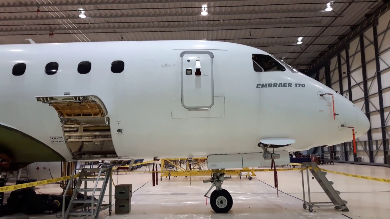 Embraer 170 Escape Slide Youtube