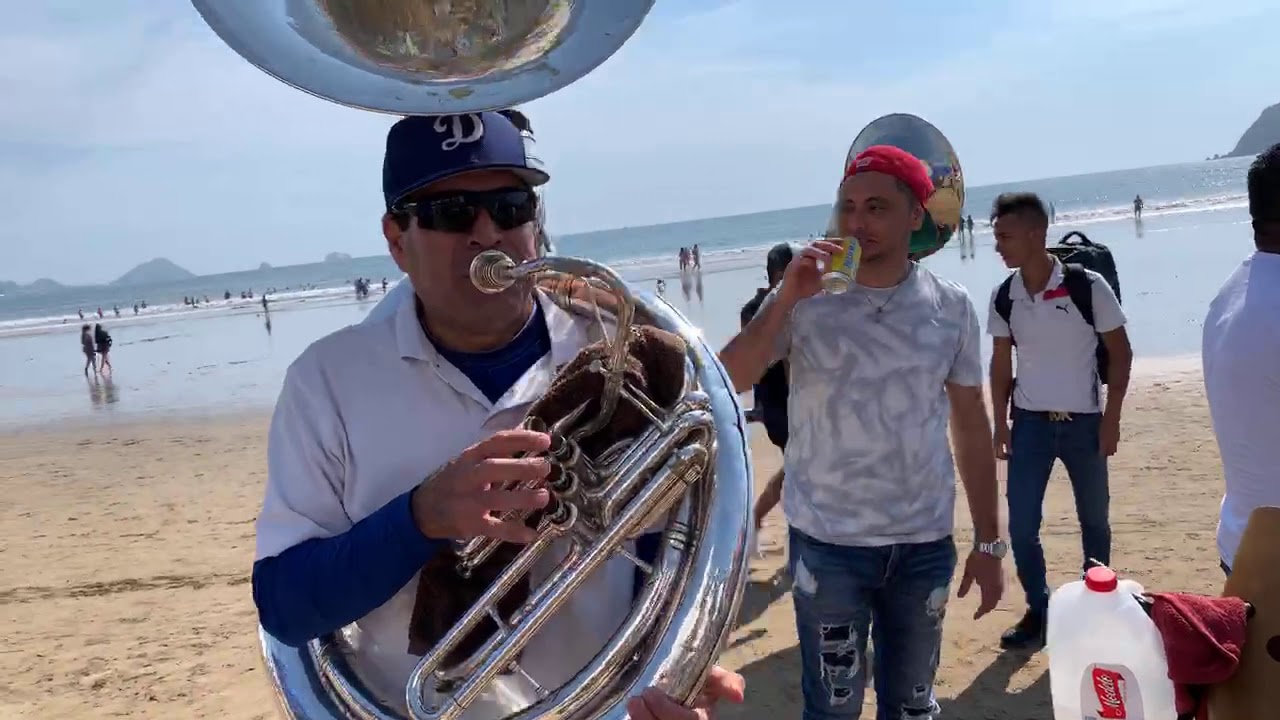 Disfrutando De La Banda En Mazatlan Youtube